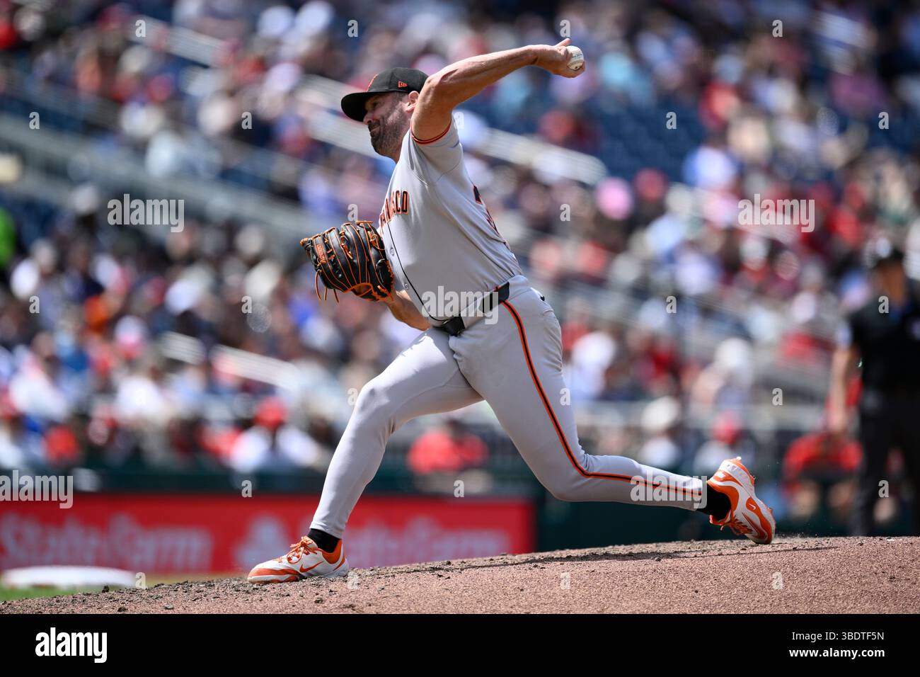 San Francisco Giants starting pitcher Robbie Ray (38) in action during ...