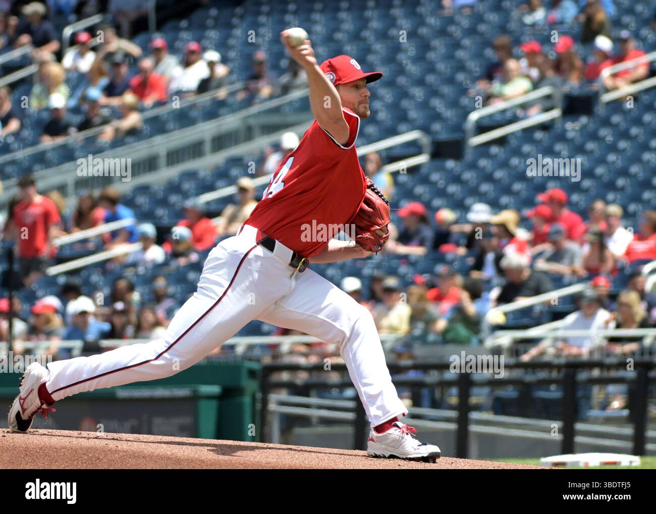 WASHINGTON, DC - MAY 25: Washington Nationals starting pitcher Michael ...