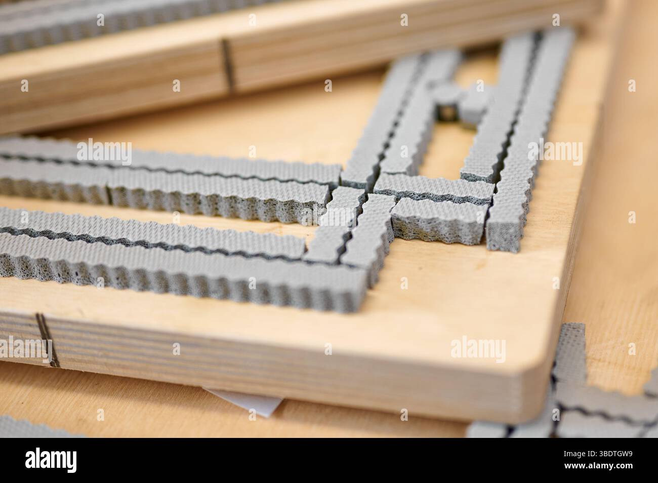 Innovative cardboard box manufacturing process captures attention with ...