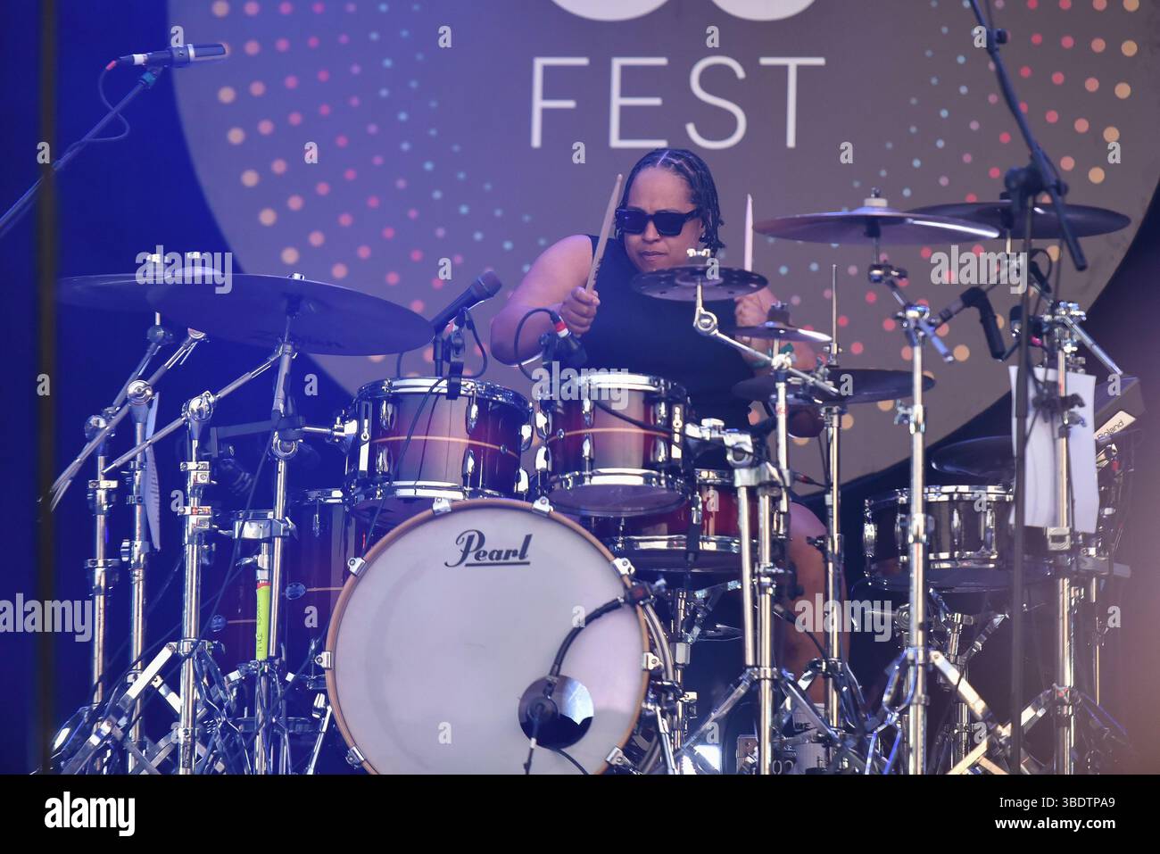 SP - SAO PAULO - 05/25/2025 - SAO PAULO, C6 FEST - Cat Burns, during a ...