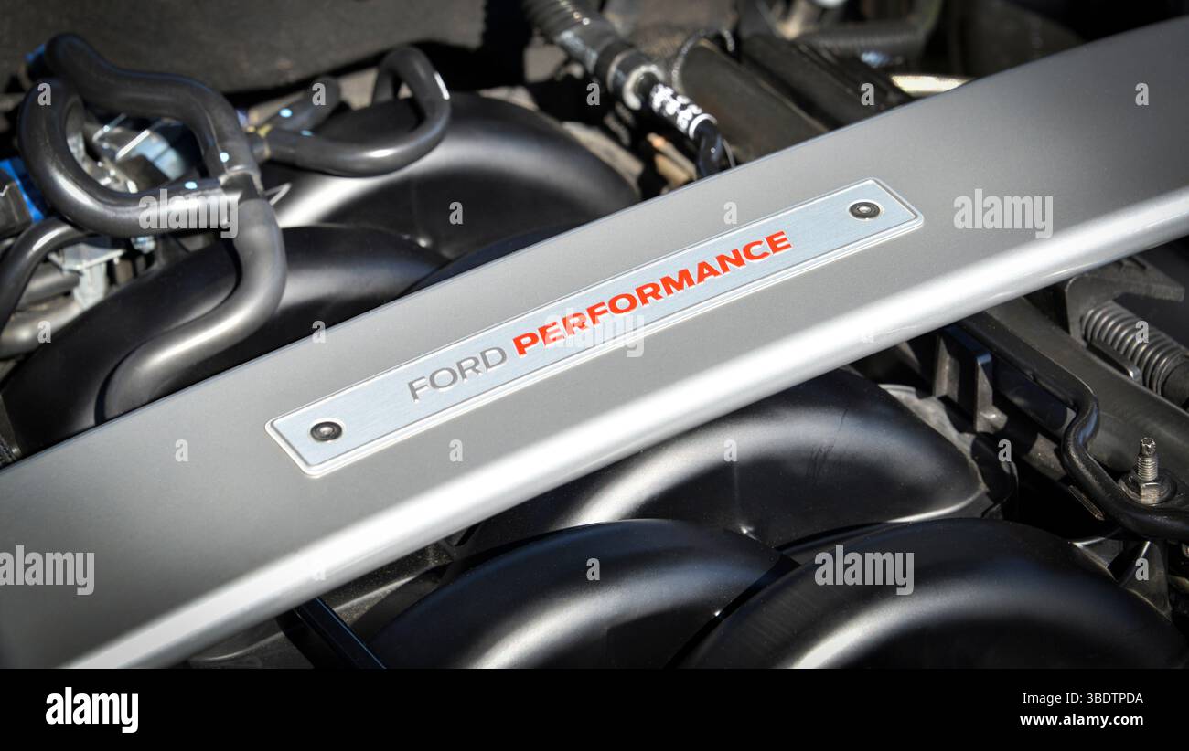 Ford performance engine at car show Stock Photo - Alamy