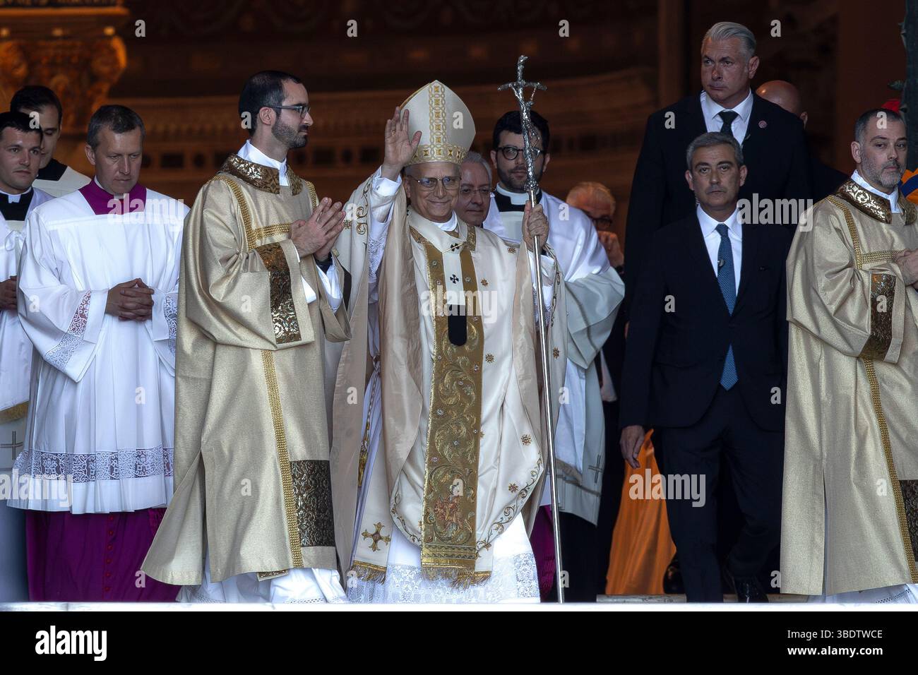 Rome, Italy. 25th May, 2025. Pope Leo XIV greets the faithful after ...