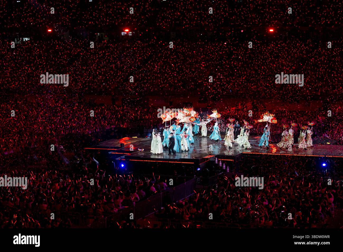 Chinese popular music duo Phoenix Legend holds a concert in Beijing ...