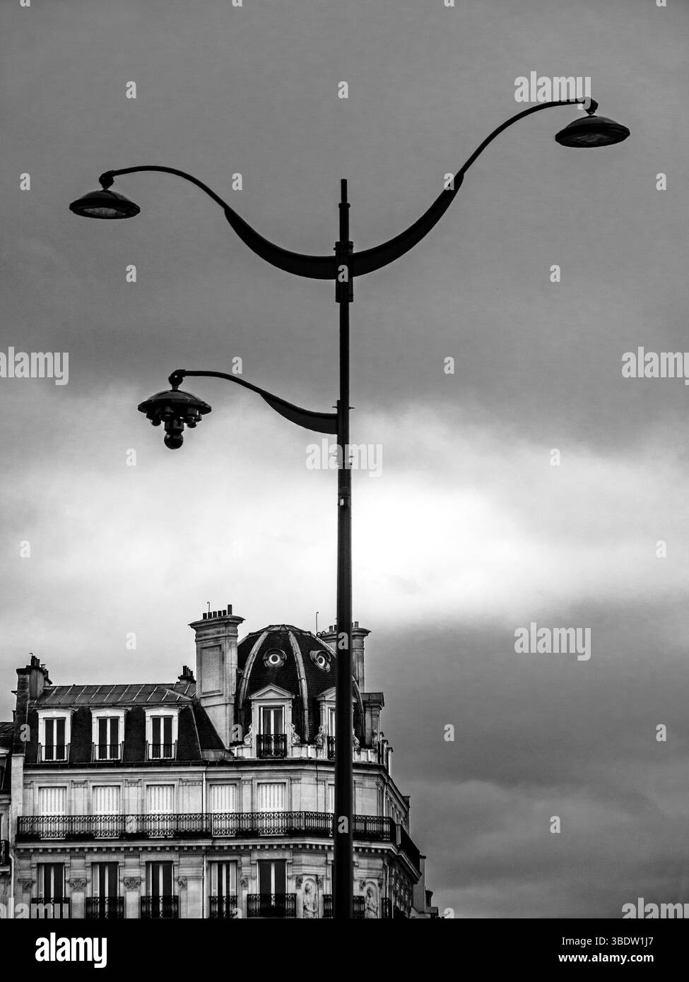 Urban streetscape scene hi-res stock photography and images - Alamy