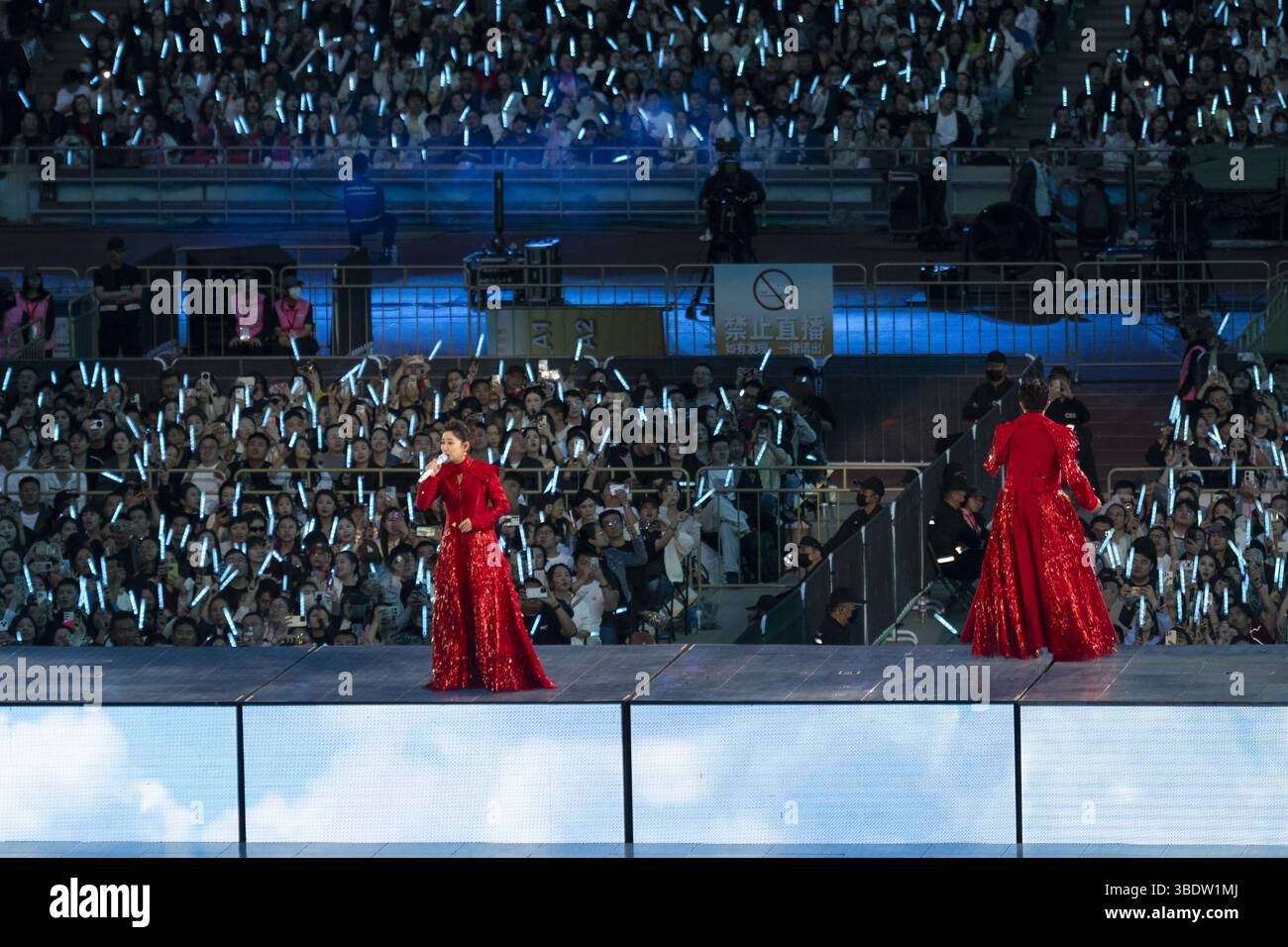 Chinese popular music duo Phoenix Legend holds a concert in Beijing ...