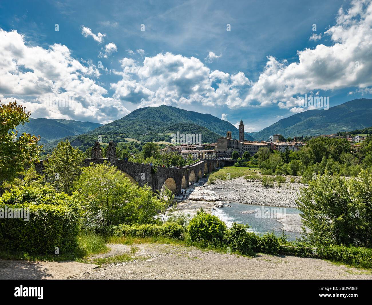 View of the famous bridge of Bobbio town Stock Photo - Alamy