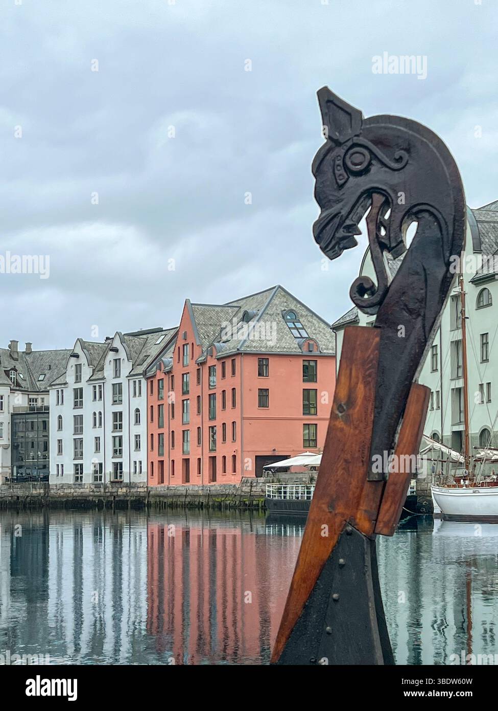 Viking ship prow hi-res stock photography and images - Alamy