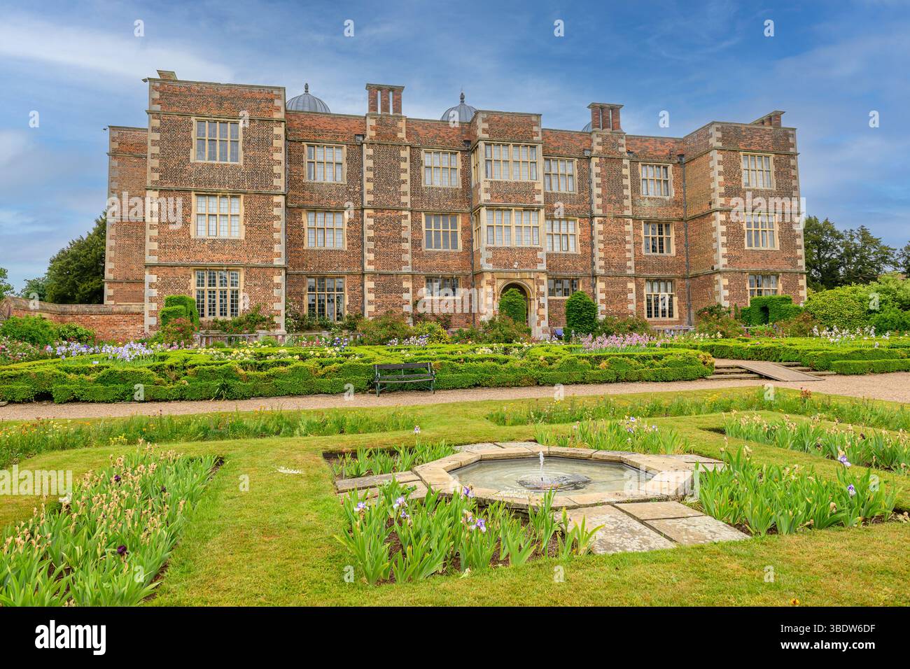 Doddington hall hi-res stock photography and images - Alamy