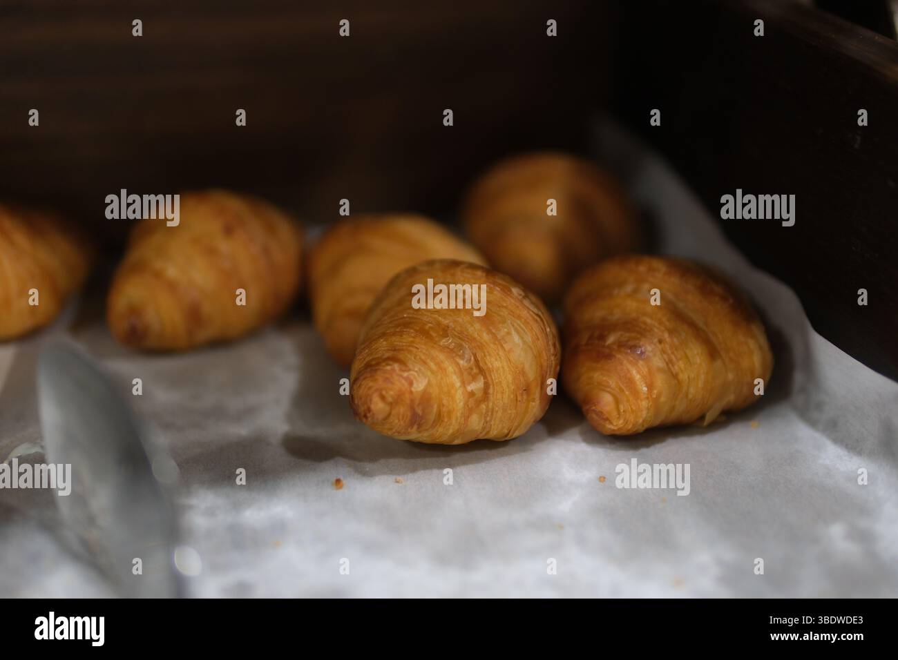 Close up delicious cakes rotating hi-res stock photography and images ...