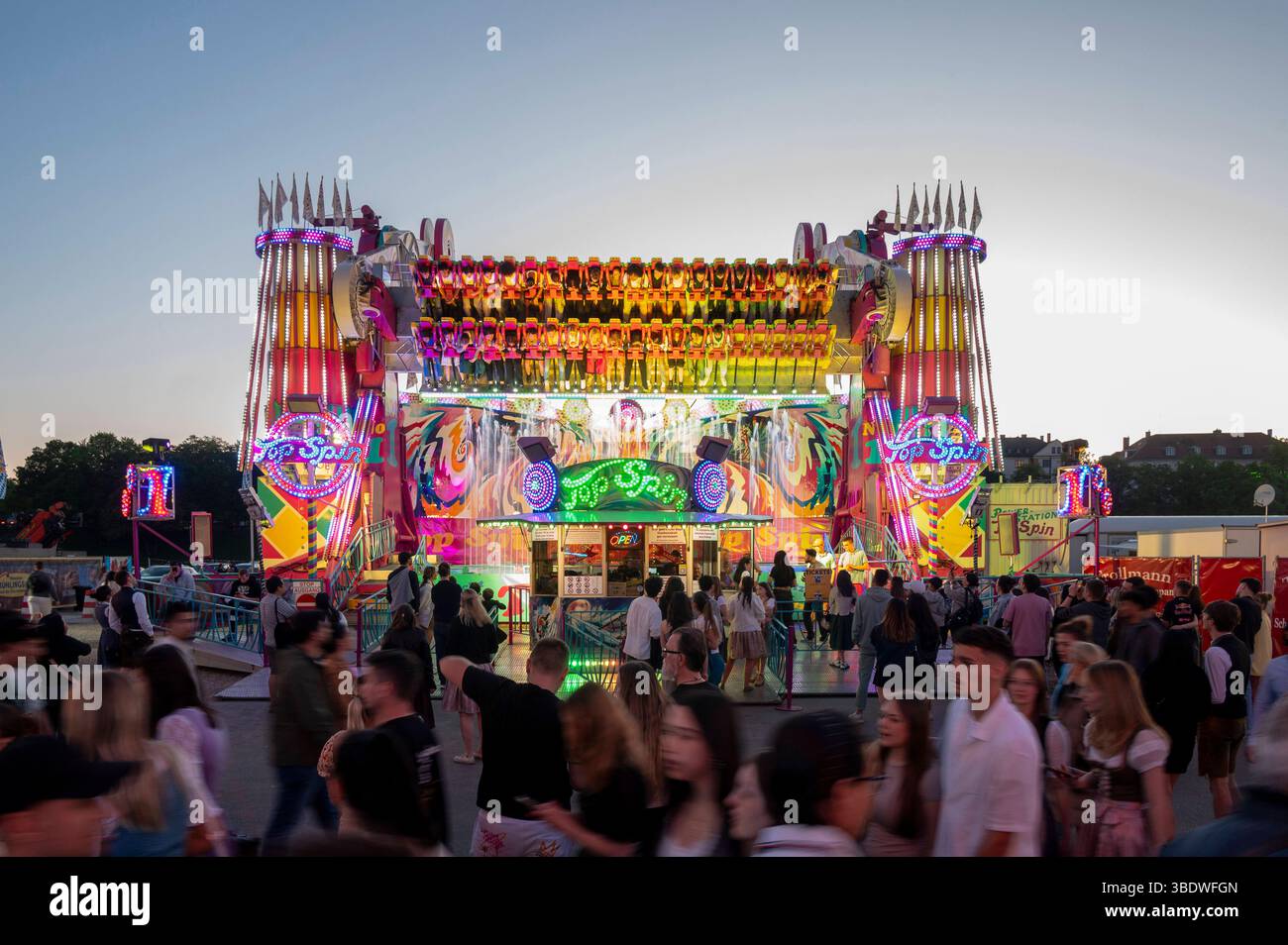 Muenchen, 59. Muenchner Fruehlingsfest auf der Theresienwiese, Top Spin ...