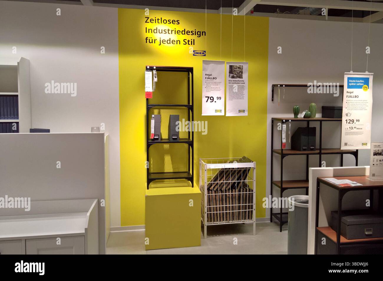 Ikea Möbelhaus - Regal Fjallbo bzw Fjaellbo in der Ausstellung *** Ikea furniture store shelf ...