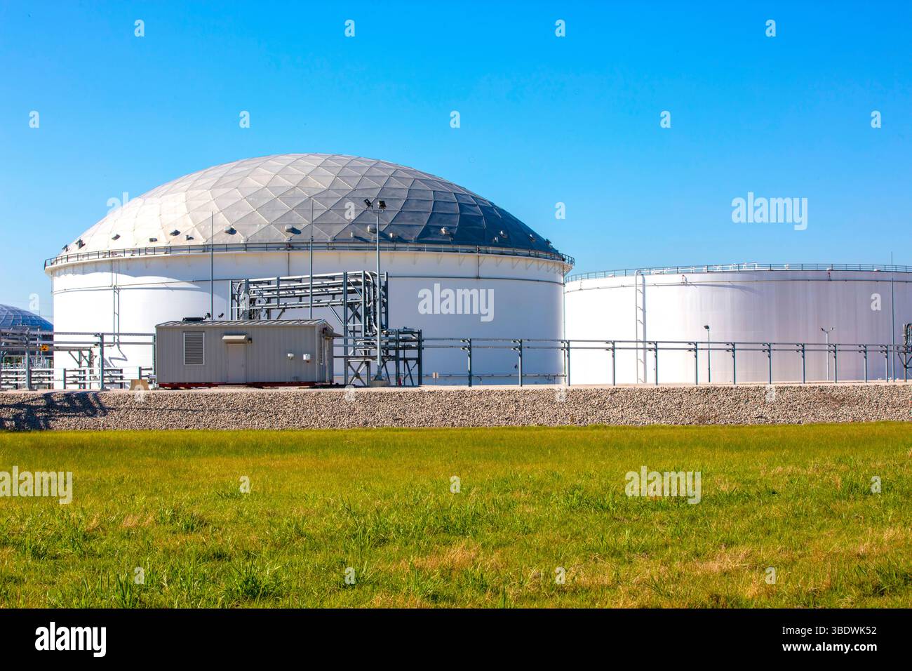 Houston tank terminal oil storage Stock Photo - Alamy