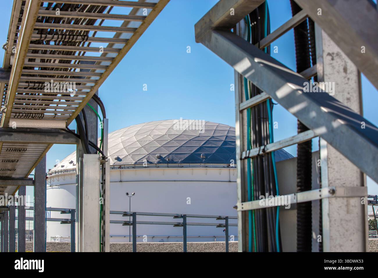 Houston tank terminal oil storage Stock Photo - Alamy