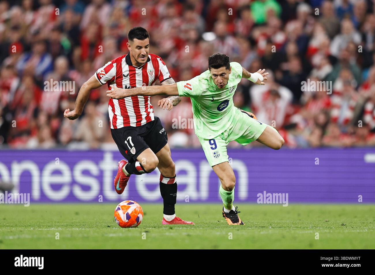 Bilbao, Spain. 25th May, 2025. (L-R) Yuri Berchiche (Bilbao), Robert ...