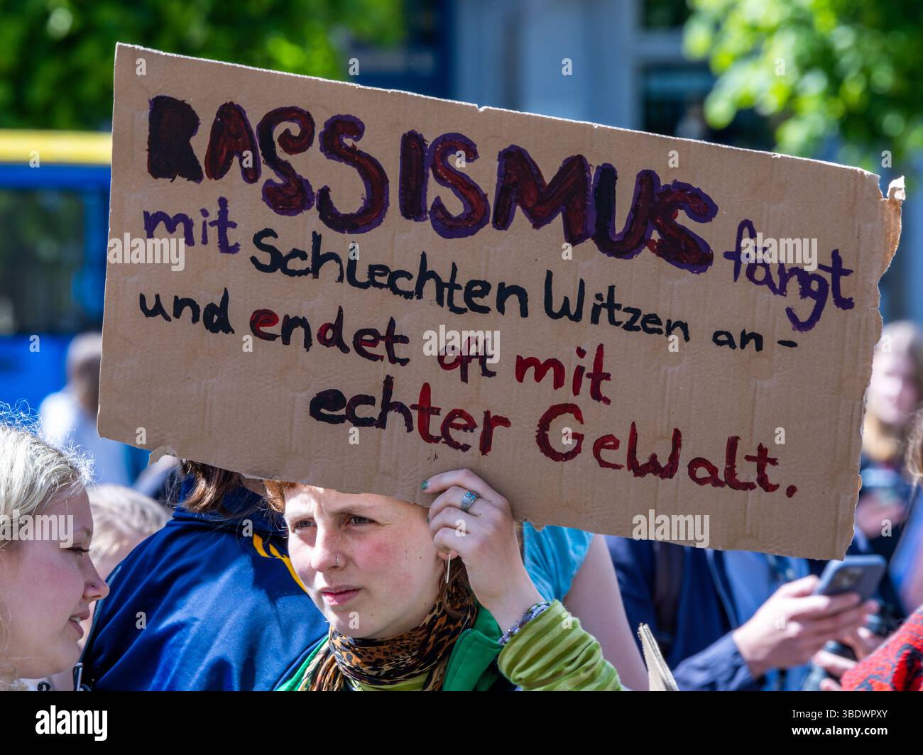 Schwerin, Germany. 26th May, 2025. Pupils from all over Mecklenburg ...