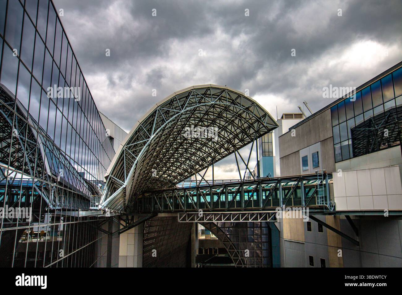 Exterior view of Kyoto Station’s sweeping steel-and-glass canopy roof ...