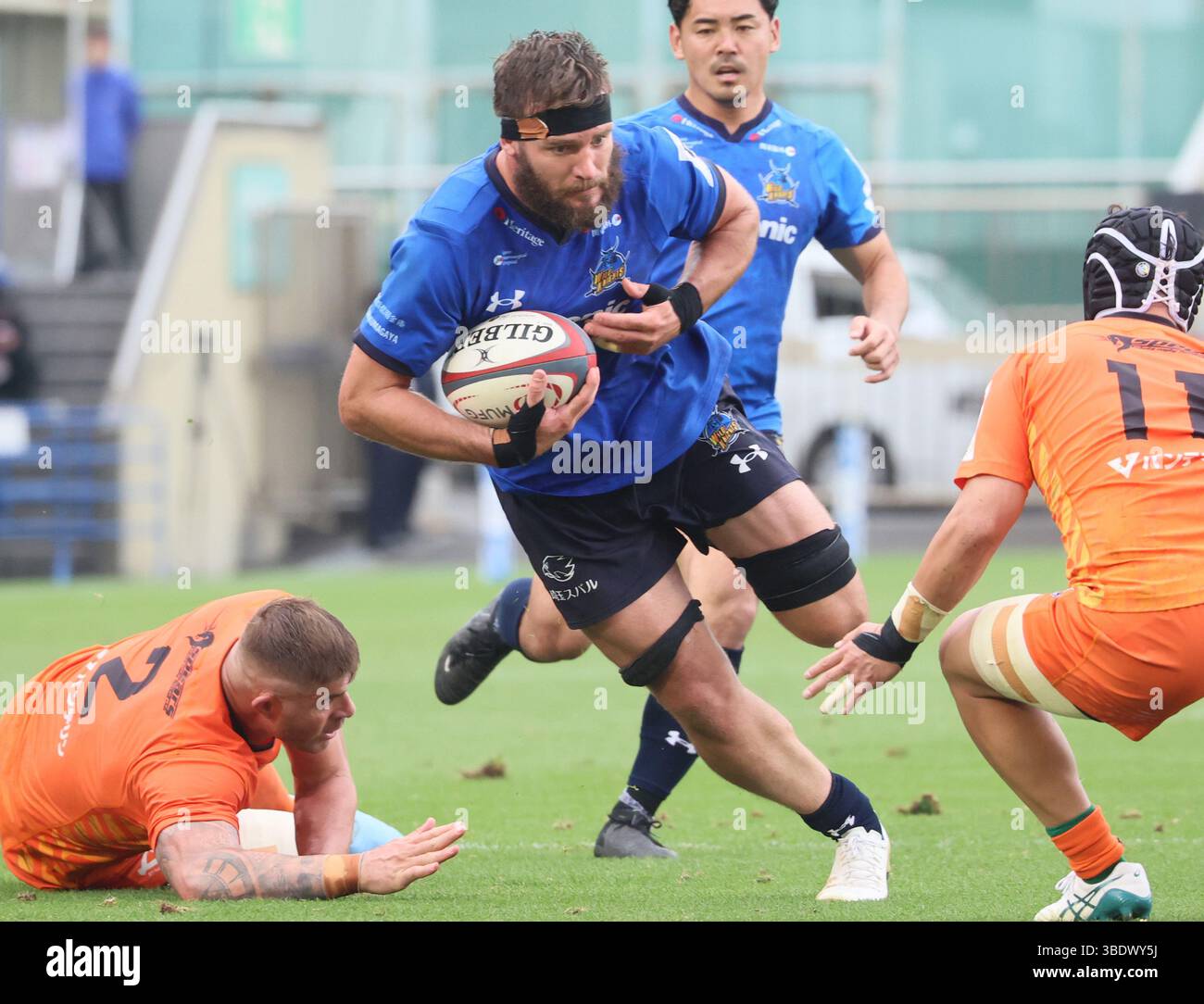 Tokyo, Japan. 25th May, 2025. Saitama Panasonic Wild Knights falnker ...