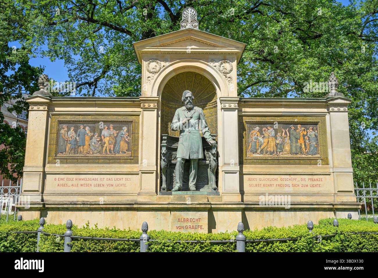 Denkmal, Albrecht von Graefe, Luisenstraße, Mitte, Berlin, Deutschland ...