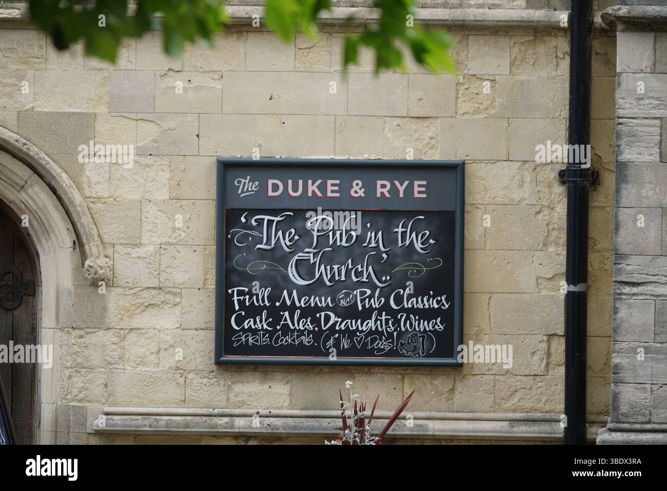 Vintage pub menus hi-res stock photography and images - Alamy