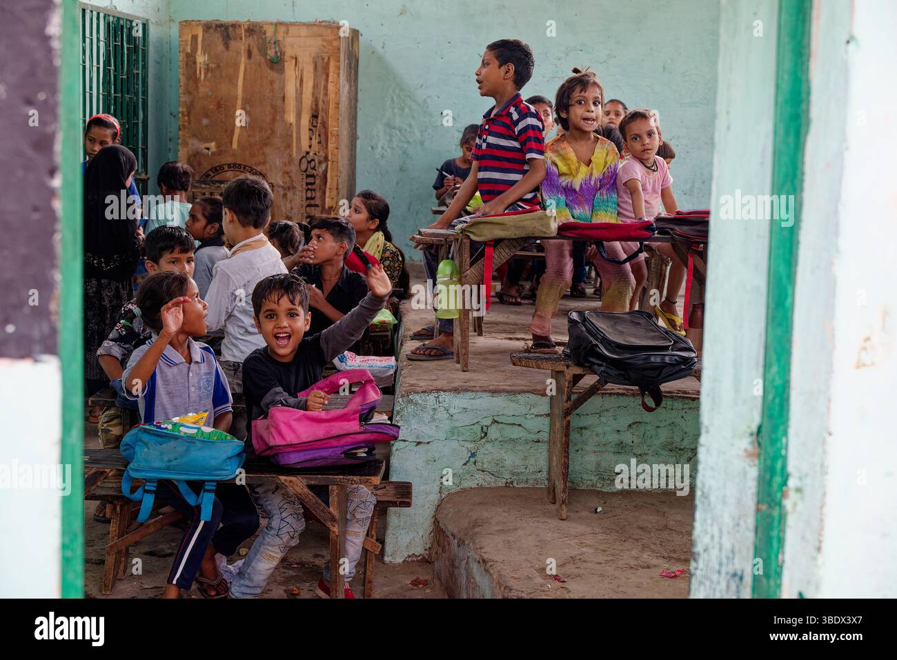 India classroom hi-res stock photography and images - Alamy