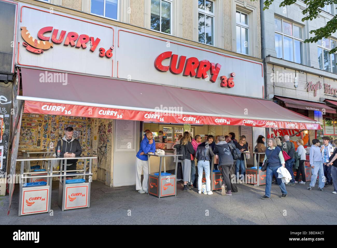 Imbiss Curry 36, Mehringdamm, Kreuzberg, Berlin, Deutschland *** Imbiss Curry 36, Mehringdamm ...