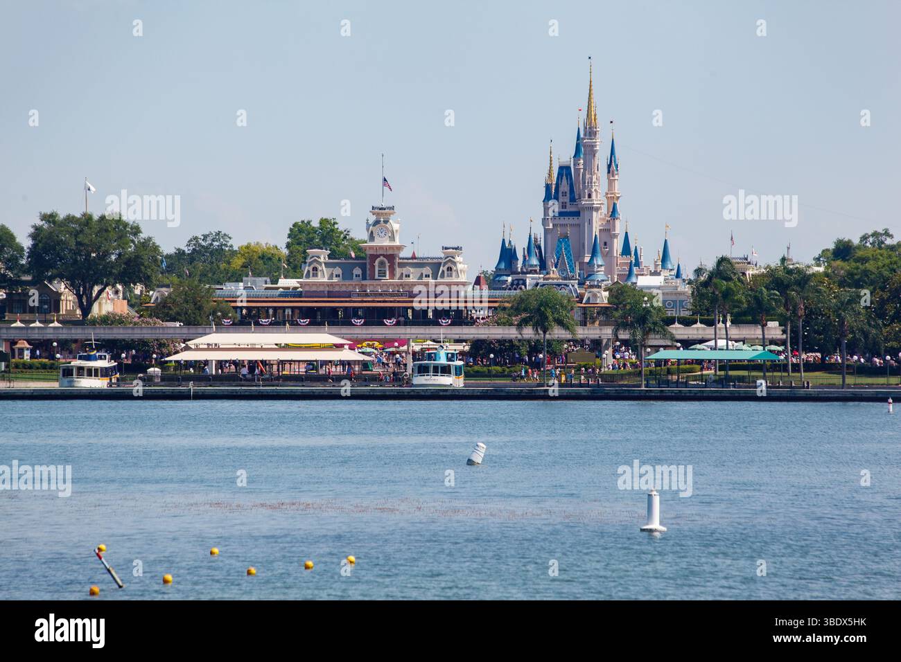 The Walt Disney World railroad train station and Cinderella castle ...