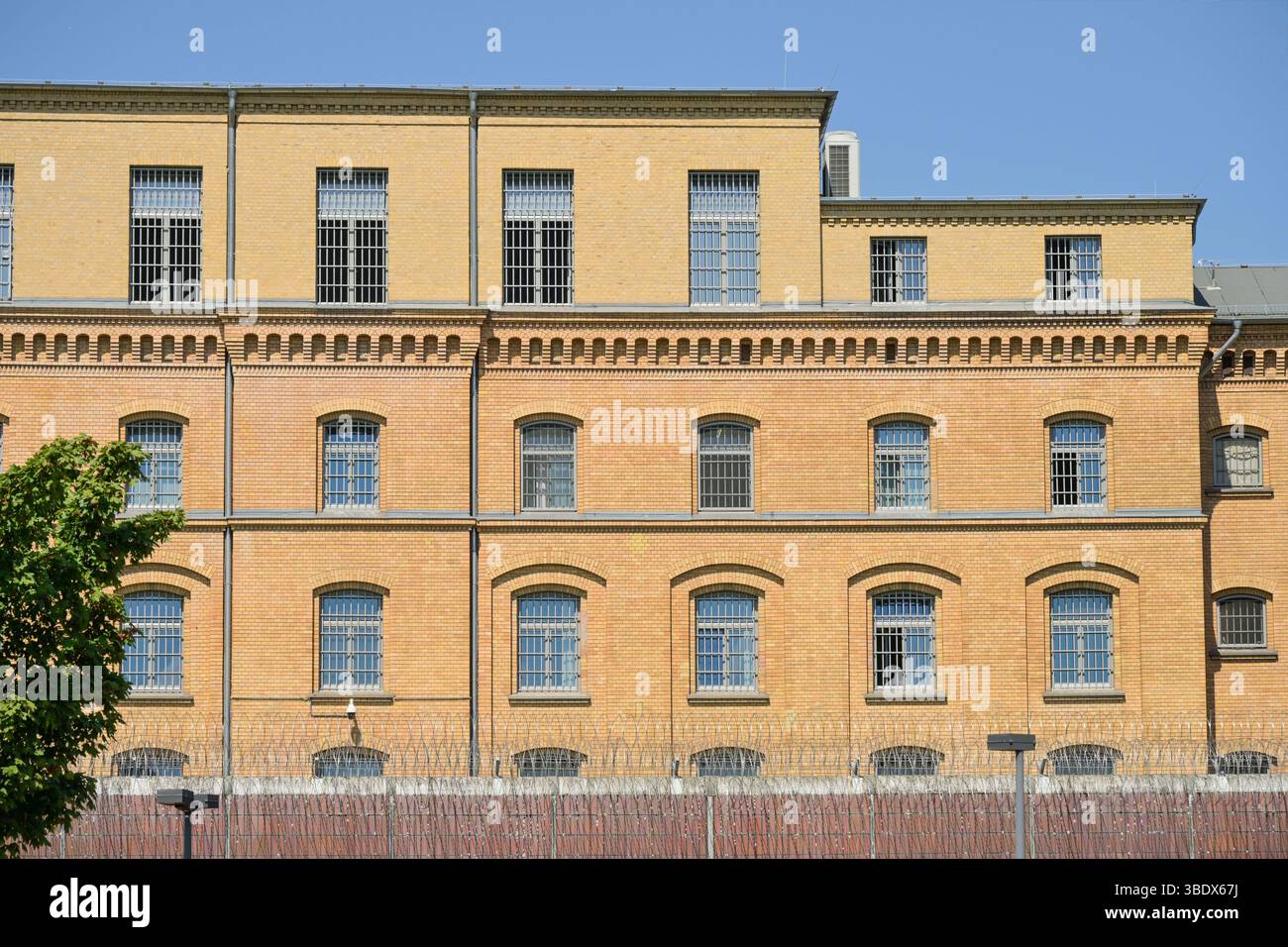 Zellenfenster, Justizvollzugsanstalt Moabit, Alt-Moabit, Mitte, Berlin ...