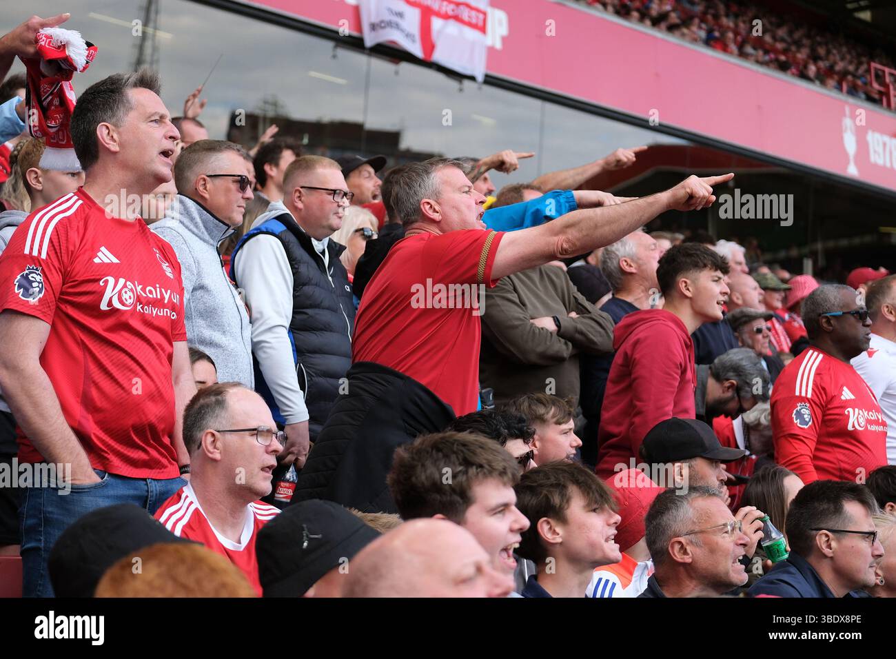 Nottingham, UK. 25th May, 2025. Nottingham Forest fans cheering their ...