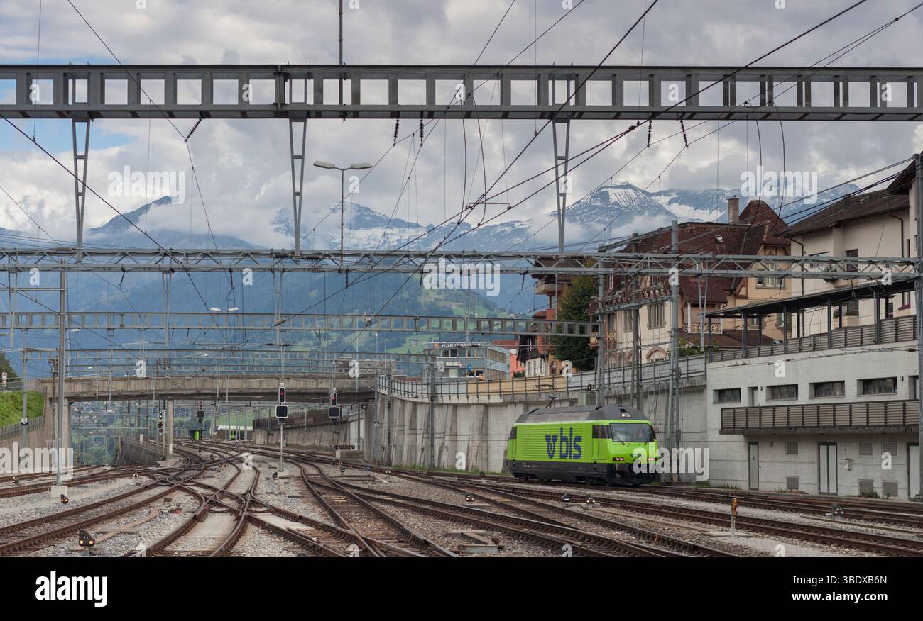BLS electric locomotive 465011 running light engine at Spiez ...