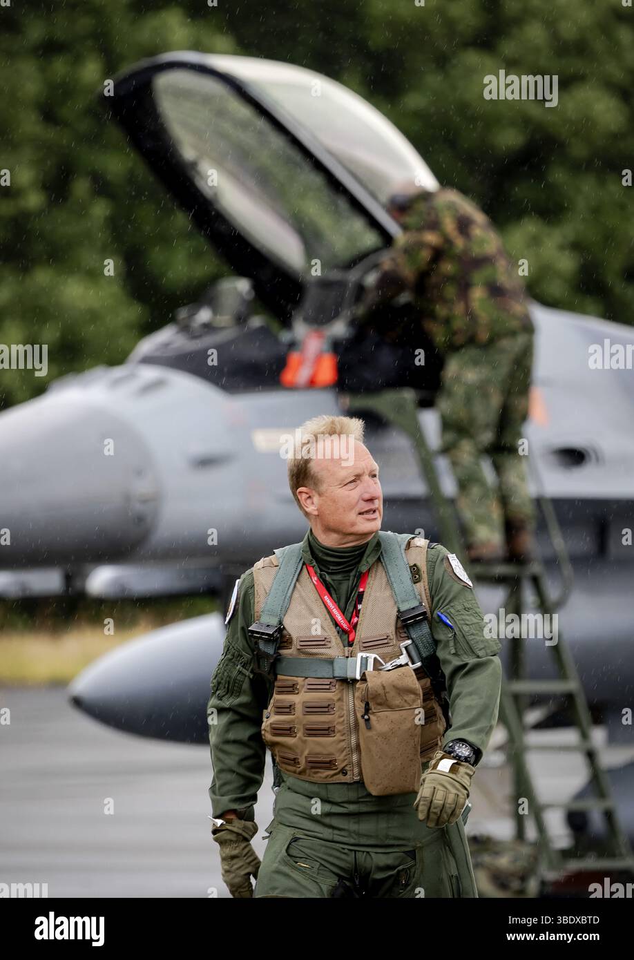 VOLKEL - Major General Arnoud Stallmann prior to the departure of the ...