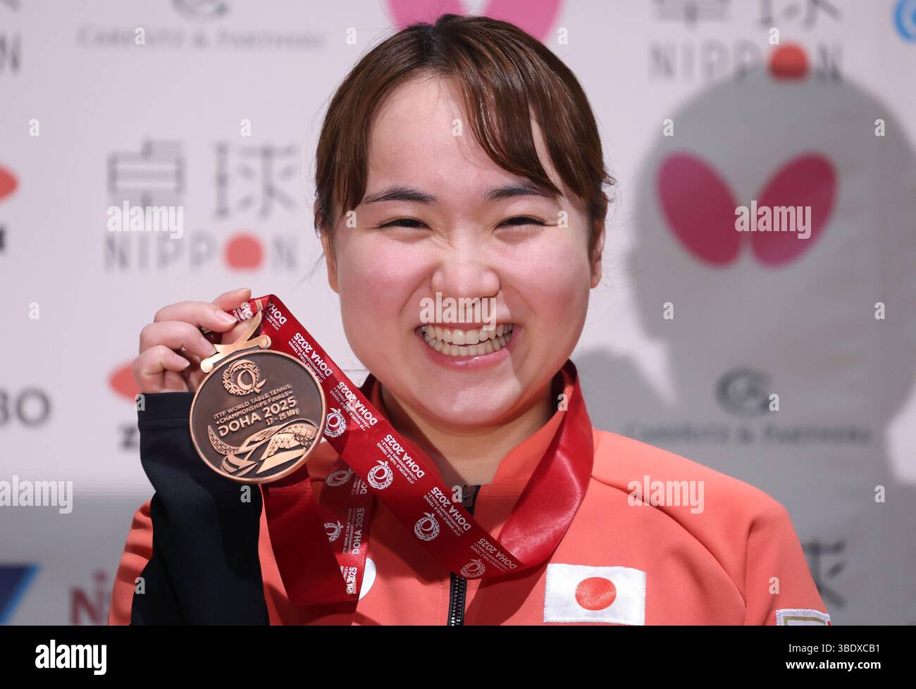 Japanese table tennis player Mima ITO poses for cameras with her bronze ...