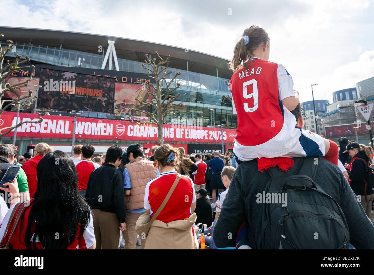 London, UK. 26 May 2025. Fans outside the Emirates Stadium await the ...