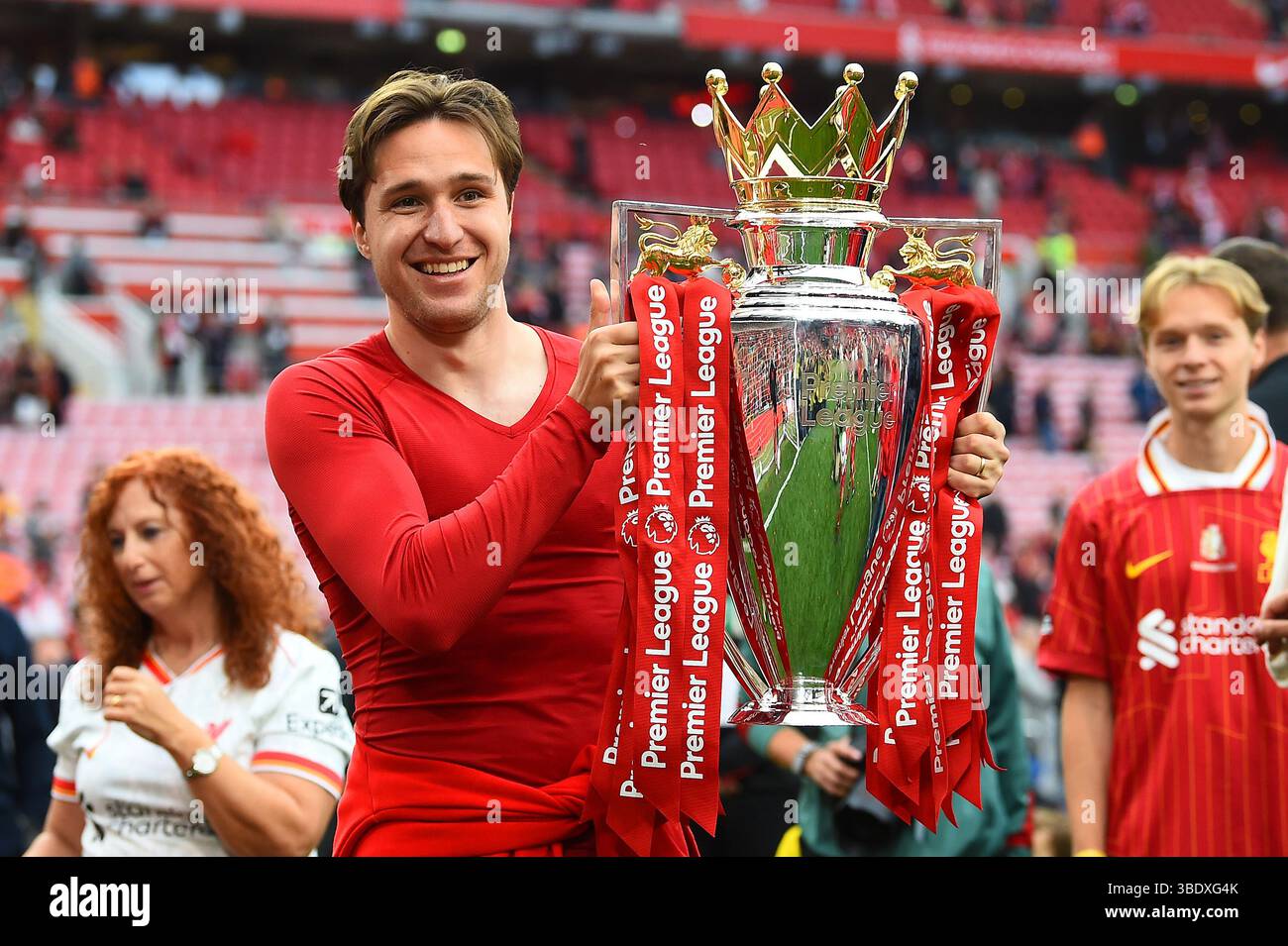 Liverpool trophy 2025 hi-res stock photography and images - Alamy