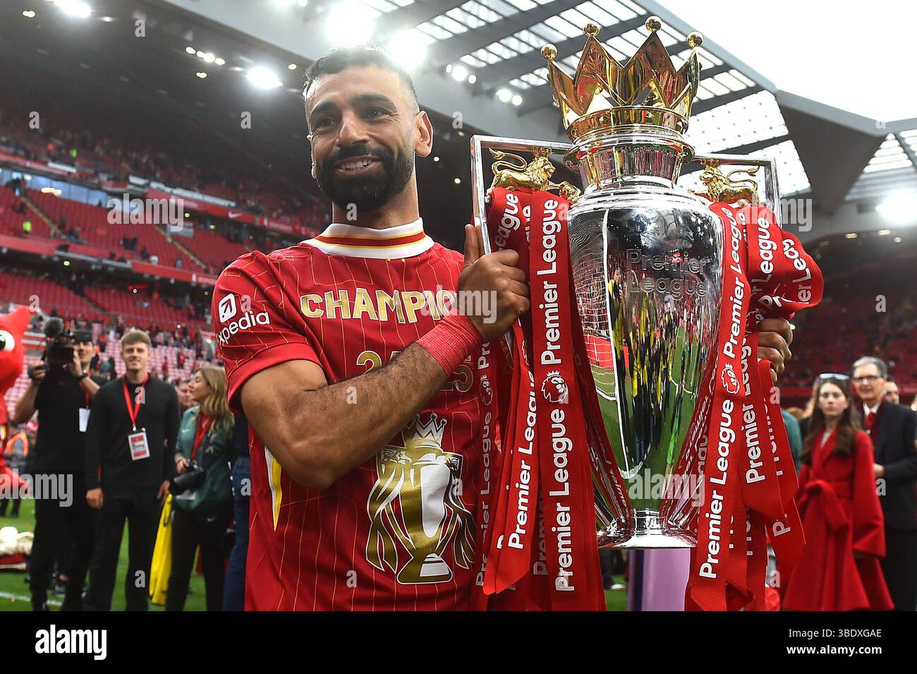 Liverpool trophy 2025 hi-res stock photography and images - Alamy