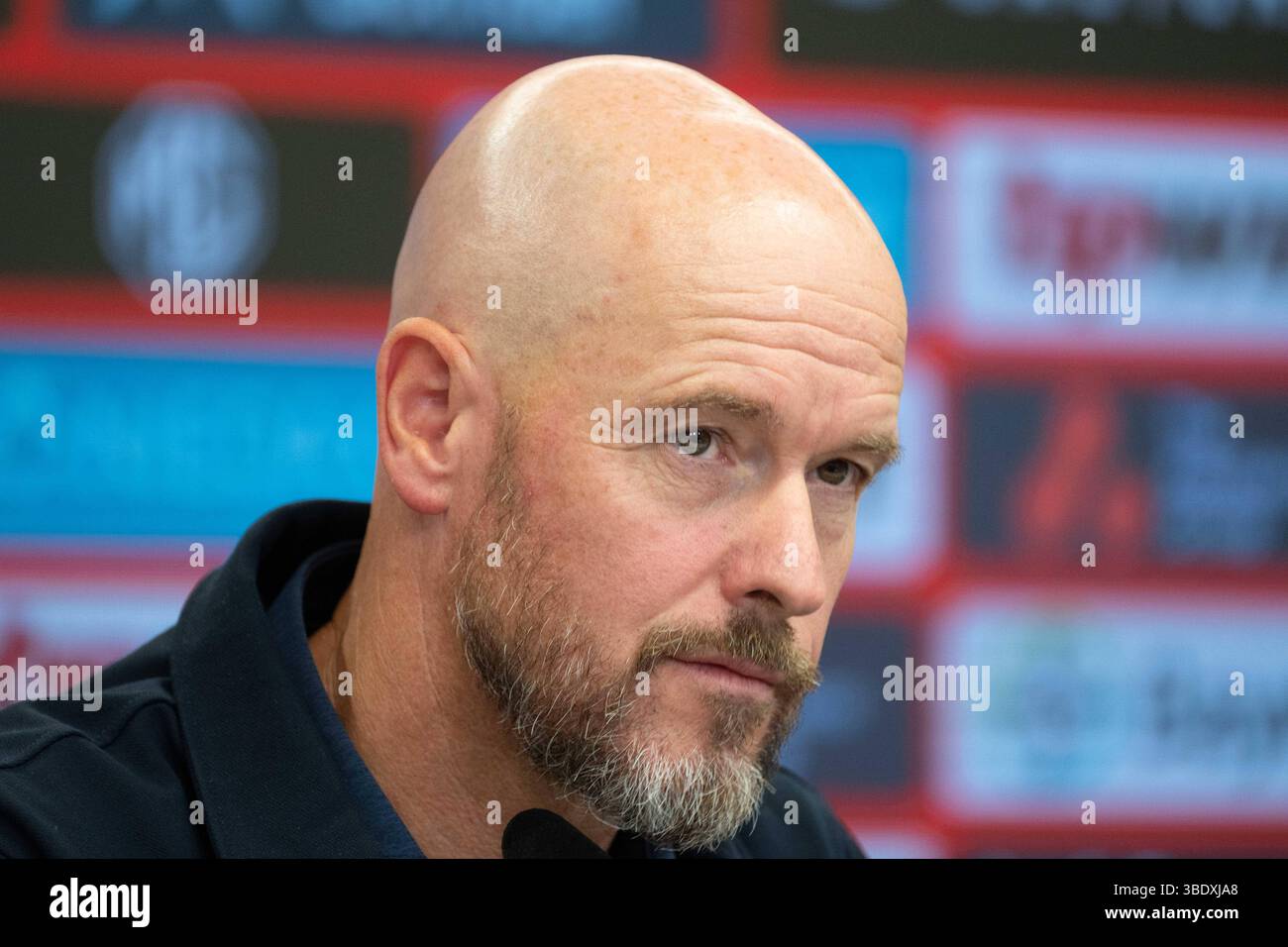 Erik TEN HAG, neuer Chefftrainer, Portraet, Porträt, Portrait ...