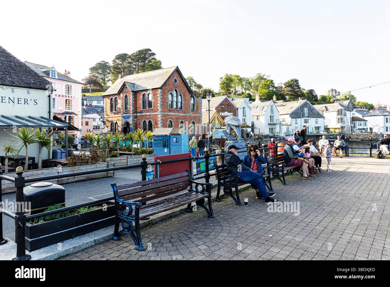 Fowey pier hi-res stock photography and images - Alamy