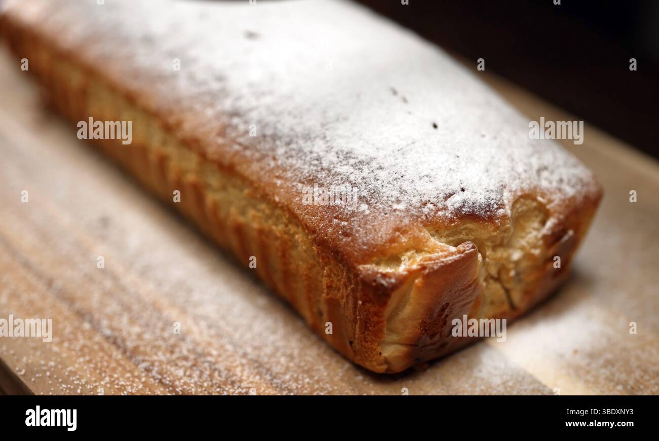 Classic fruit cake loaf hi-res stock photography and images - Alamy