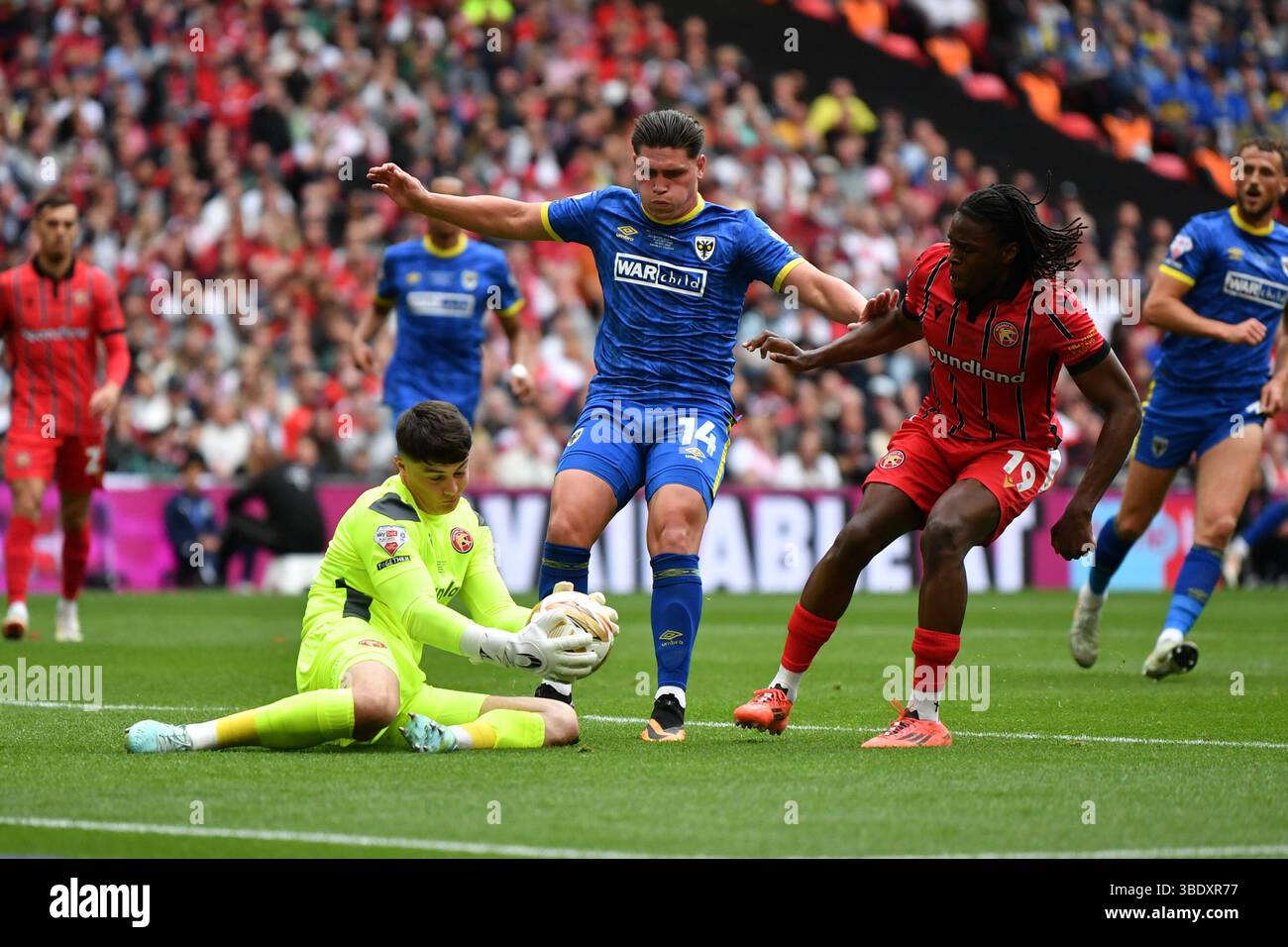 London, England. 26th May 2025. Tommy Simkin beats Matty Stevens and ...