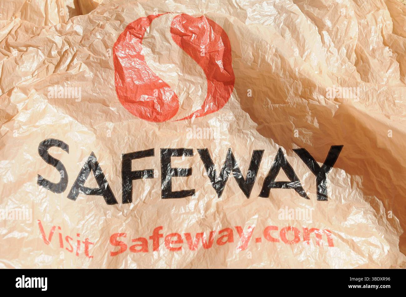 Copenhagen/ Denmark/26 .MAY 2025/. American food schain store safeway ...
