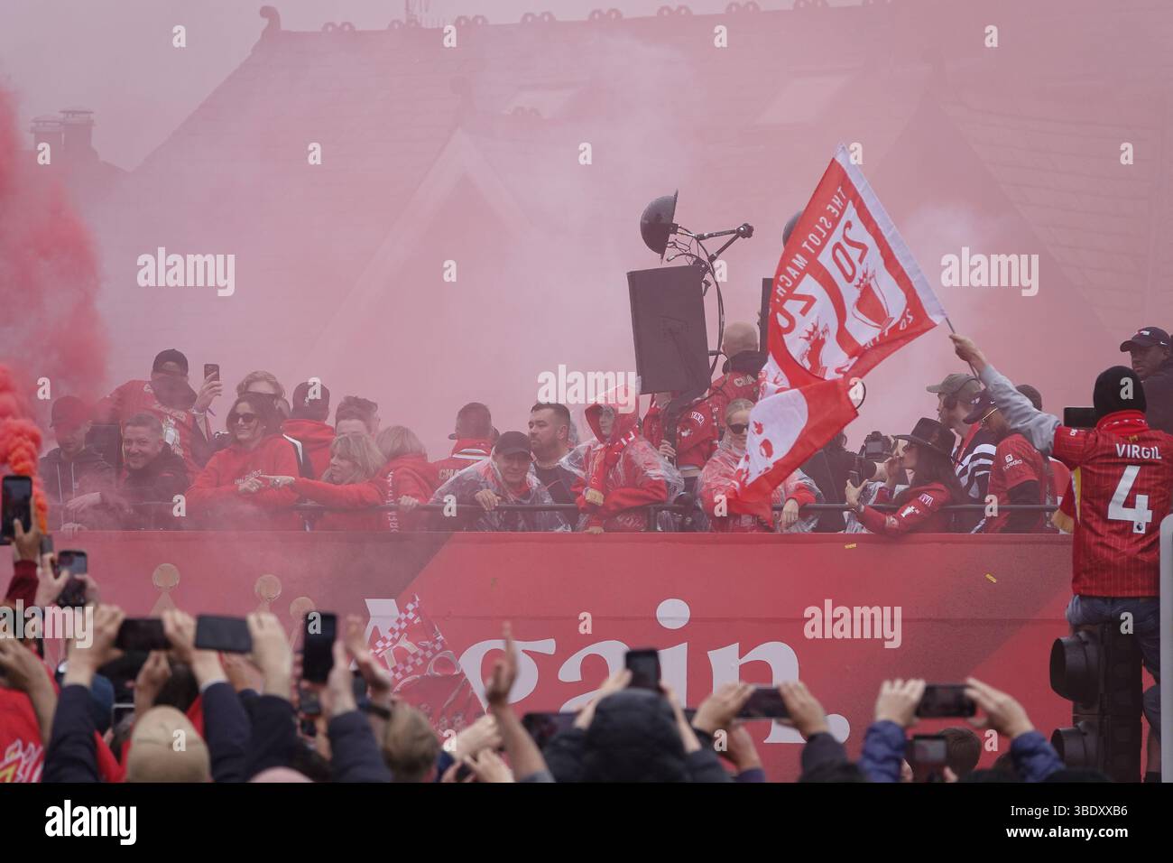 Liverpool, UK. 26th May, 2025. Liverpool owners wife Linda Pizzuti ...