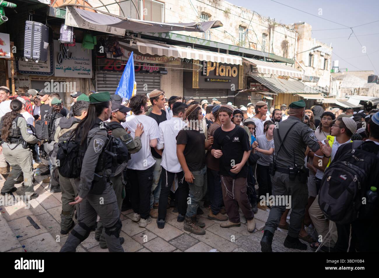 Jerusalem. 26th May, 2025. Far-right Israeli settlers and nationalists ...