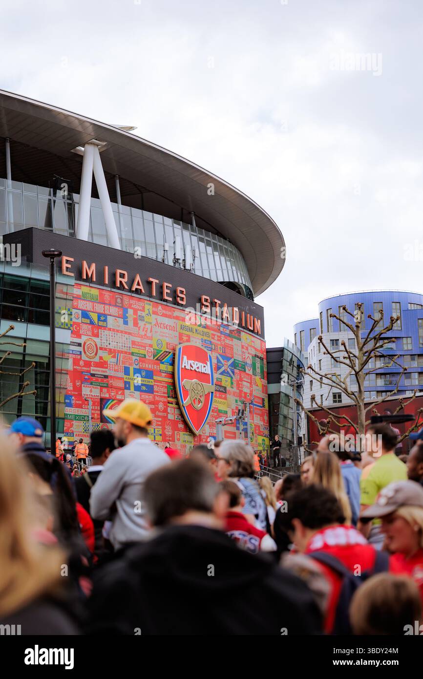 Champions league trophy lift hi-res stock photography and images - Alamy