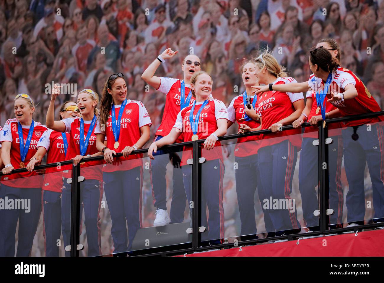 London, UK. 26th May, 2025. Kim Little (10 Arsenal) Beth Mead (9 ...