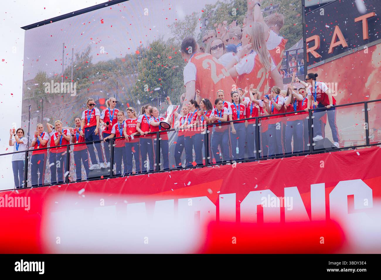 Players of Arsenal lifting the trophy during the UEFA Womens Champions ...