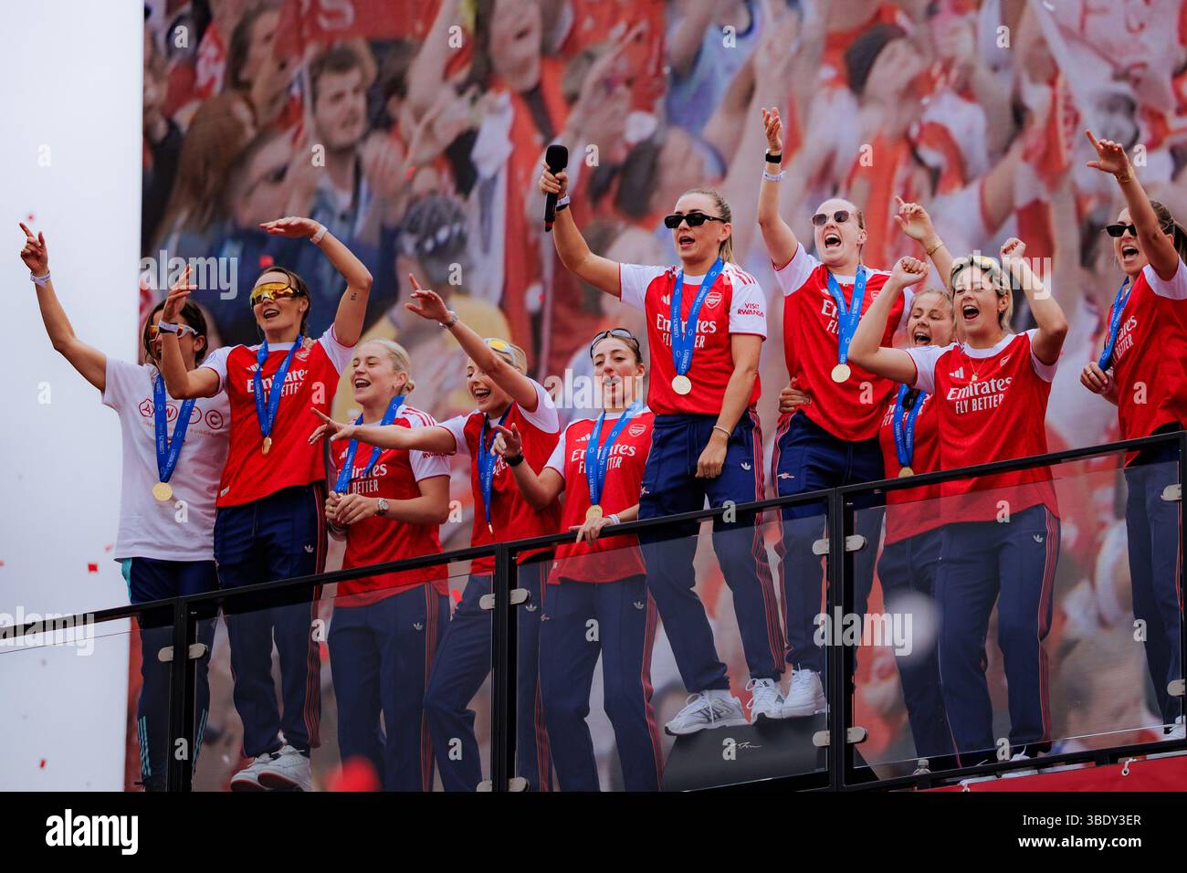 London, UK. 26th May, 2025. Beth Mead (9 Arsenal) Katie McCabe (11 ...