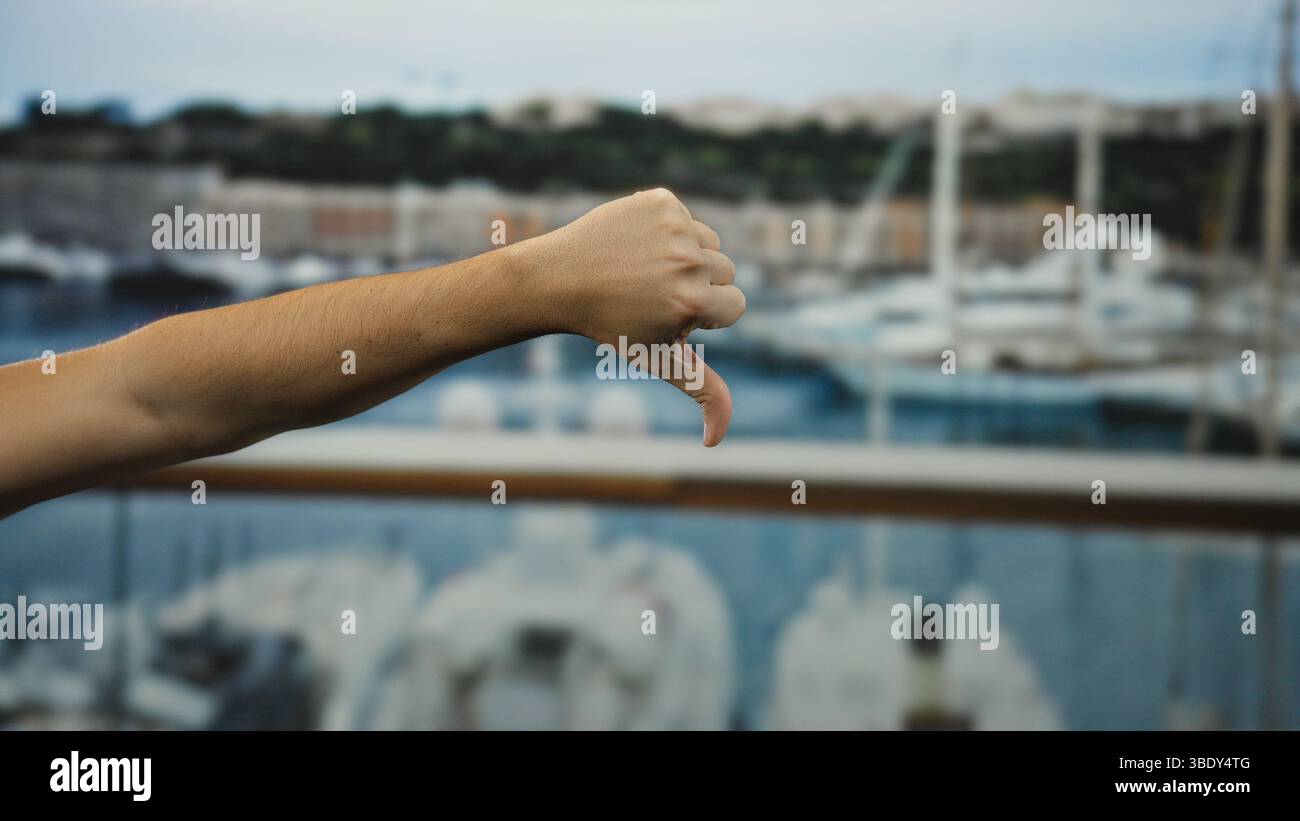 Blurry marina view boats docked hi-res stock photography and images - Alamy