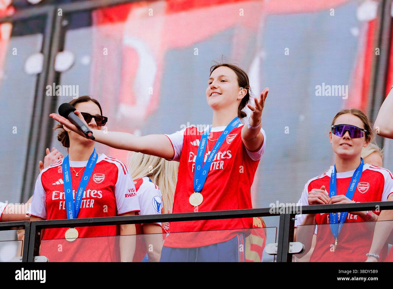 London, UK. 26th May, 2025. Lotte Wubben-Moy (3 Arsenal) during the ...