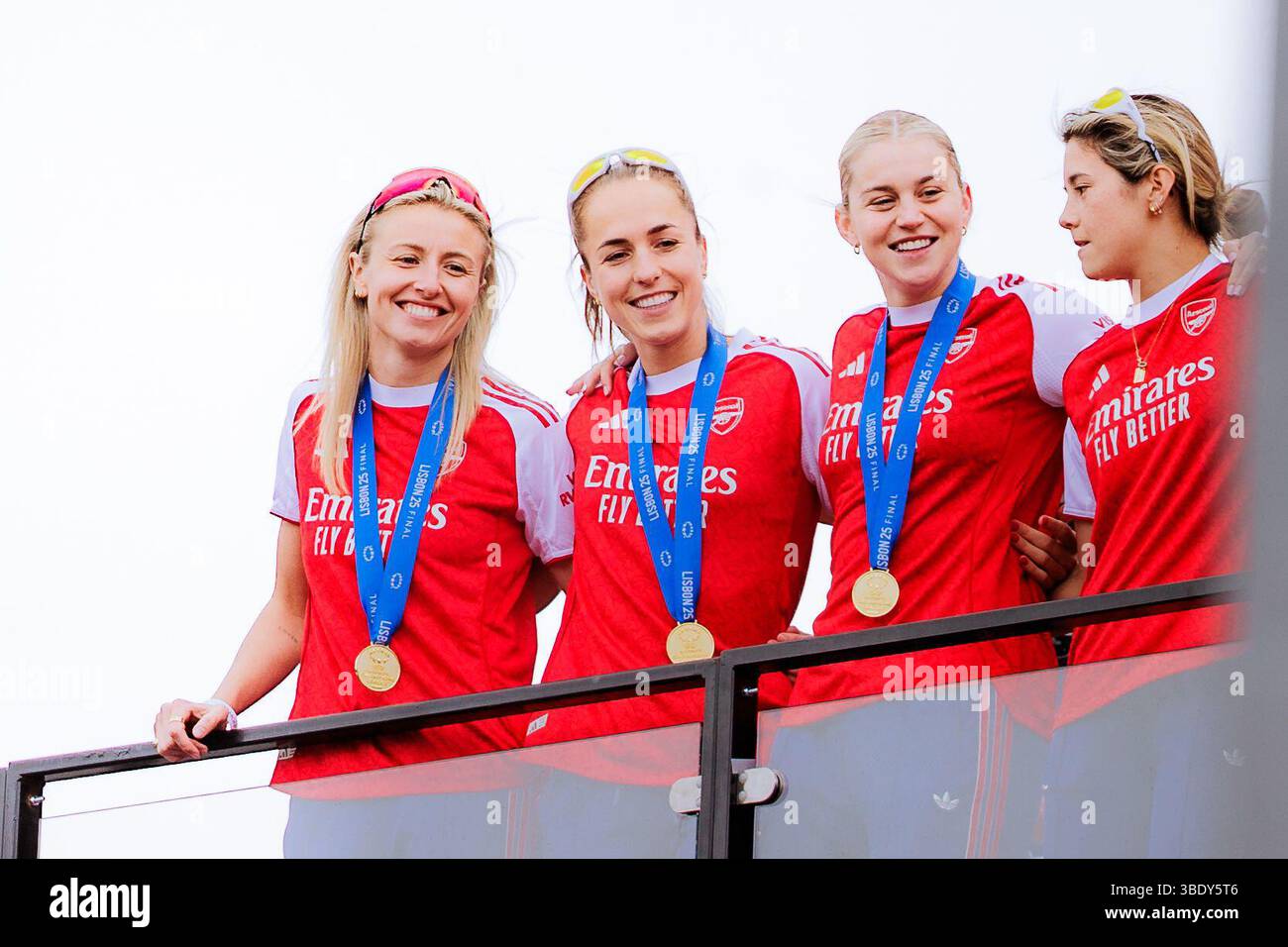 London, UK. 26th May, 2025. Leah Williamson (6 Arsenal) Lia Walti (13 ...