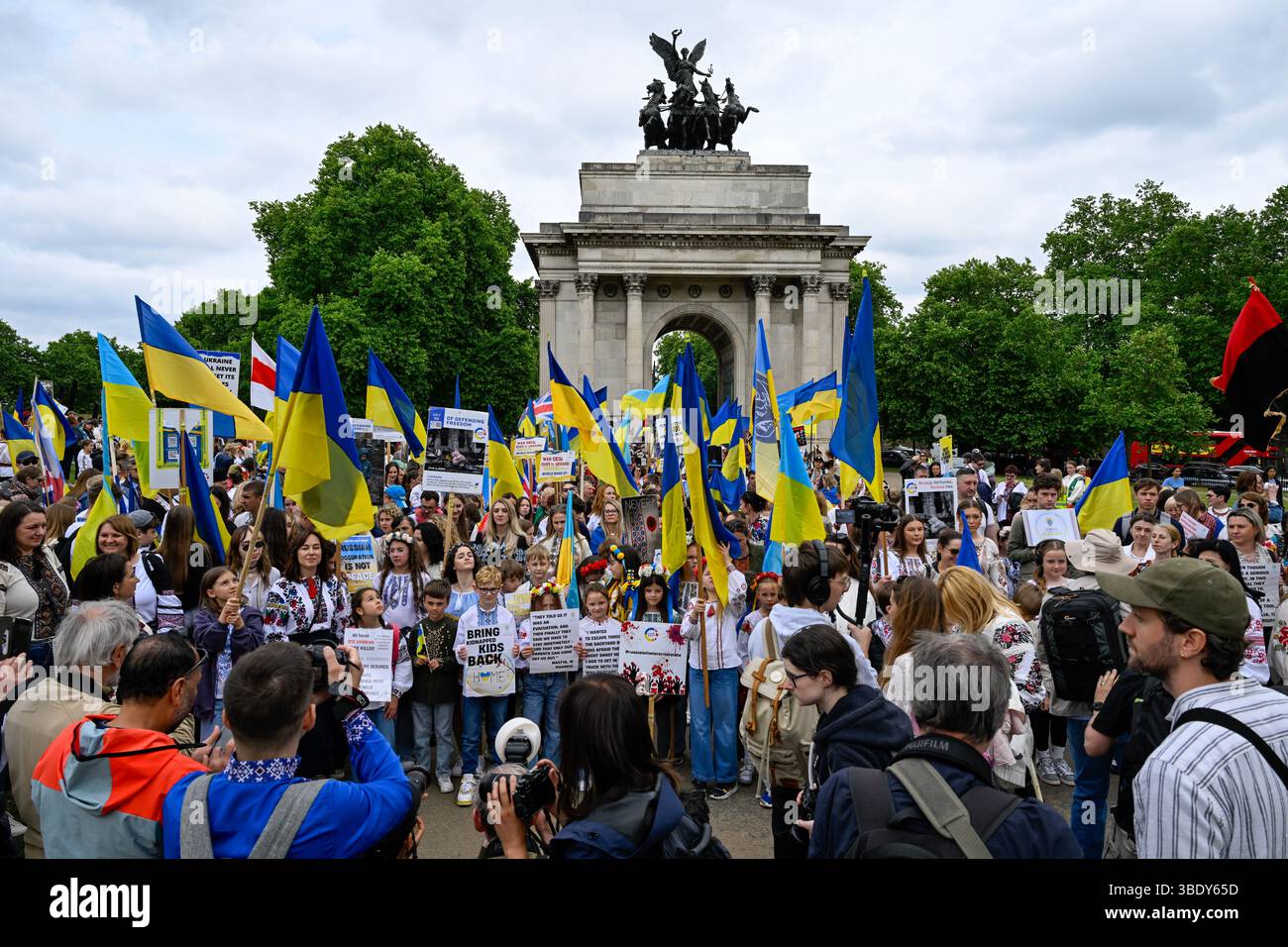 Ukrainian Maiden's March - London - 24th May 2025 Stock Photo - Alamy