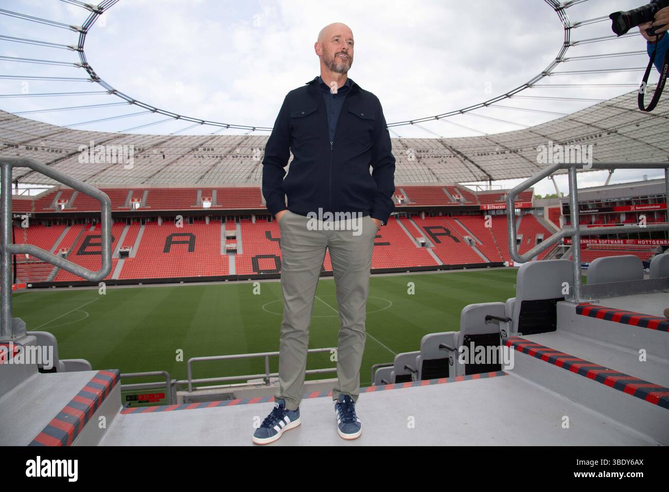 Erik ten Hag, head coach, portrait, portrait, cropped single image ...